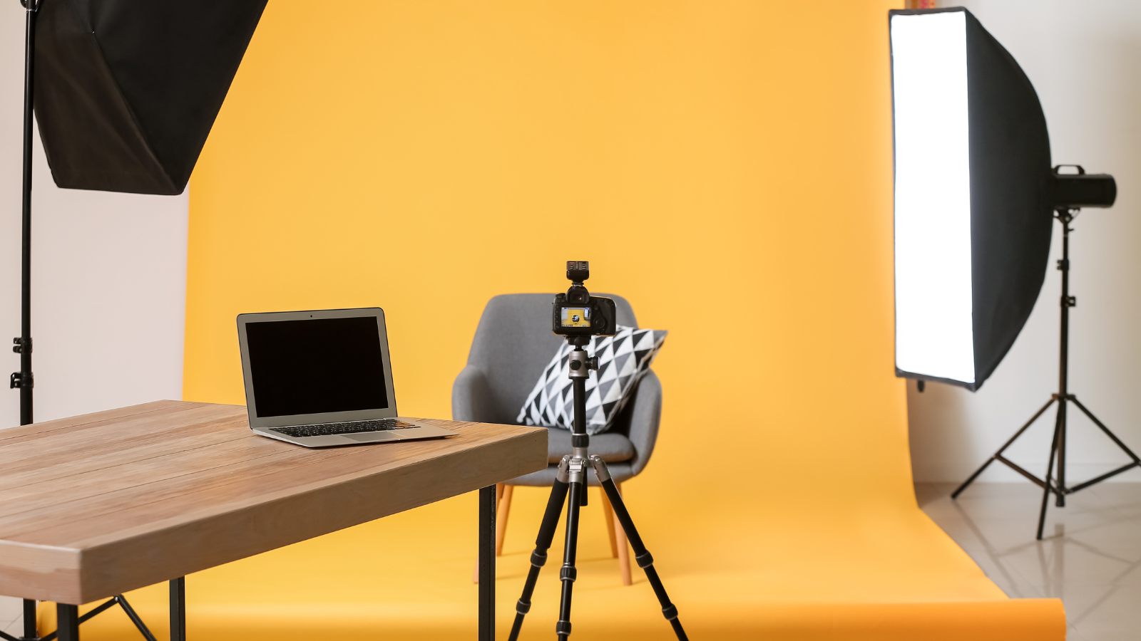 9 Best Product Photography Tips for Your eCommerce Store in 2024
